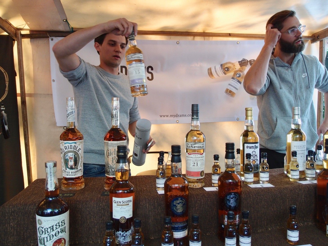 Scotch & Bourbon probieren bei „myDrams“ auf dem Kollwitzmarkt - GARÇON ...